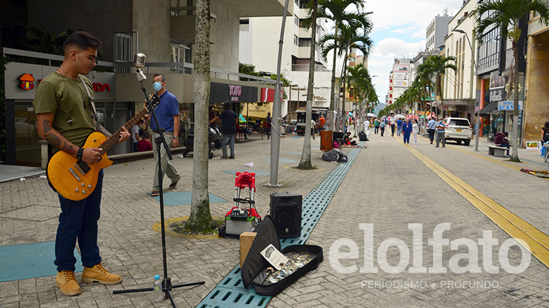 Jhon Molina: un artista que ha cantado en las calles de más de 21 ...